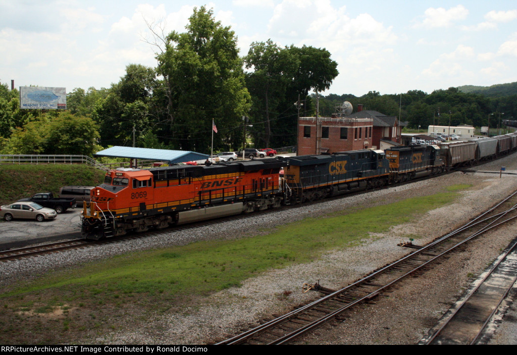 BNSF 8069 CSX 790 CSX 8129